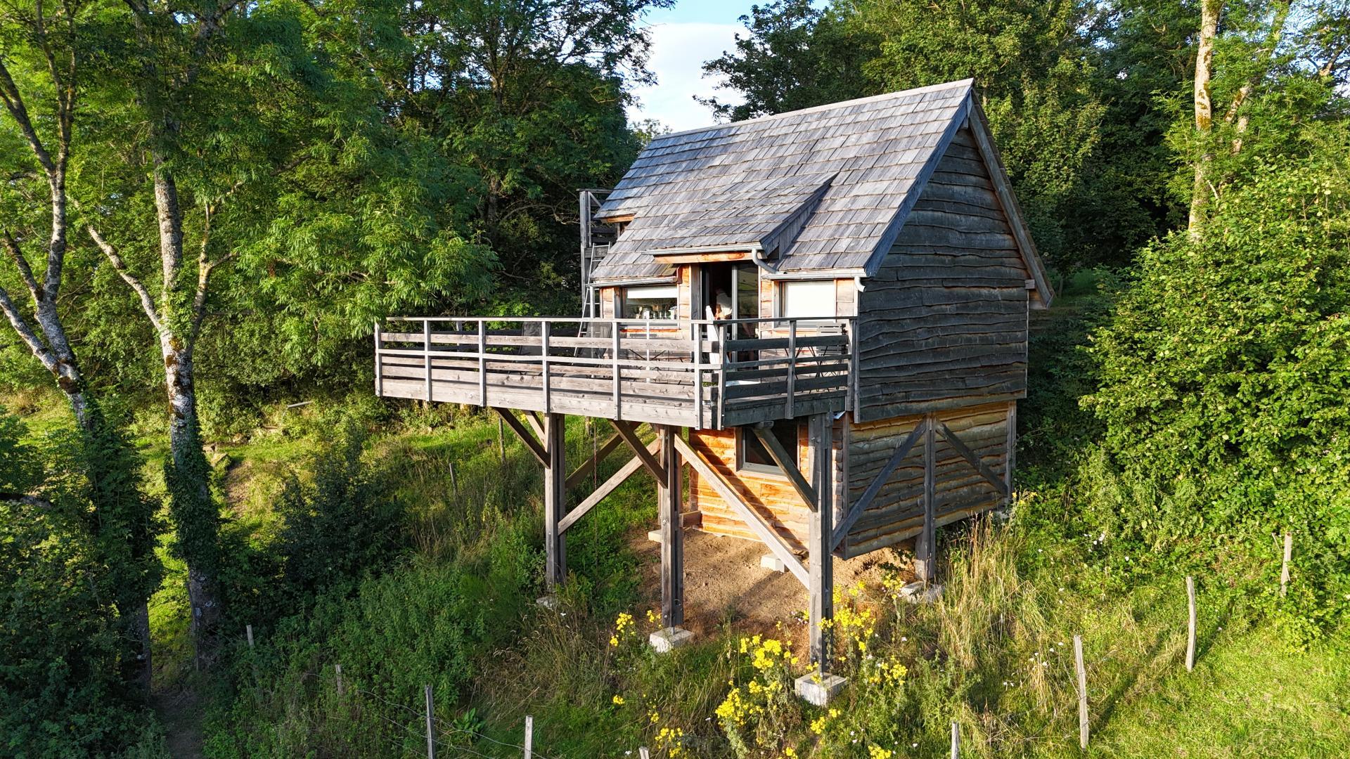 Cabane dans les arbres à Saint Pierre Roche, hébergement à Saint Pierre ...